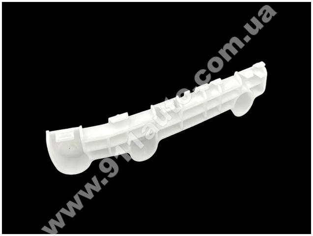 6400F776 Mitsubishi Кронштейн бампера переднего правый