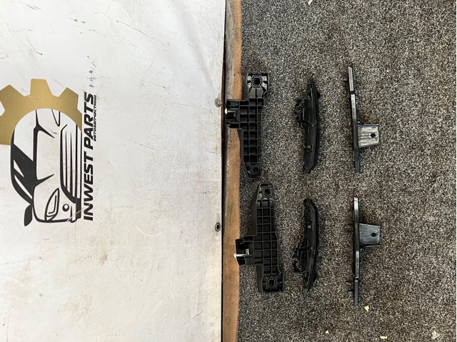 51117399981 BMW направляющая переднего бампера правая