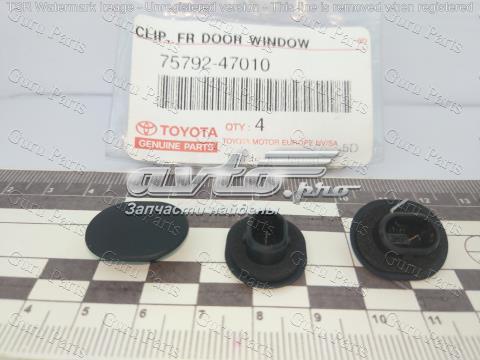 7579247010 Toyota клипса