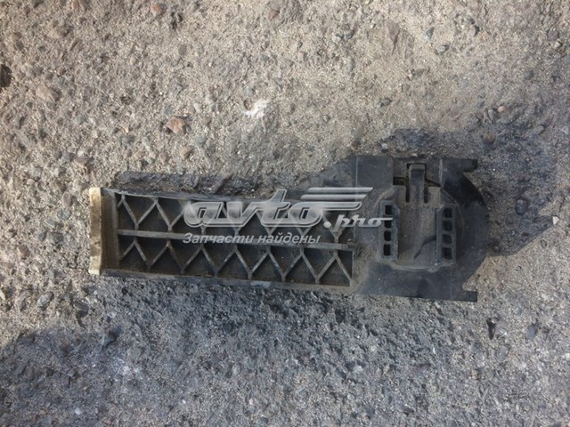 2465040540 Mercedes кронштейн