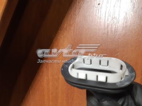 61139229745 BMW втулка багажной двери