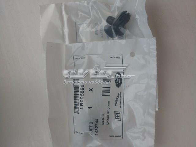 LR005896 Land Rover клипса