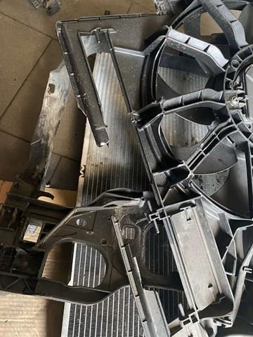 95B121003B Porsche Диффузор радиатора охлаждения, в сборе с мотором и ...