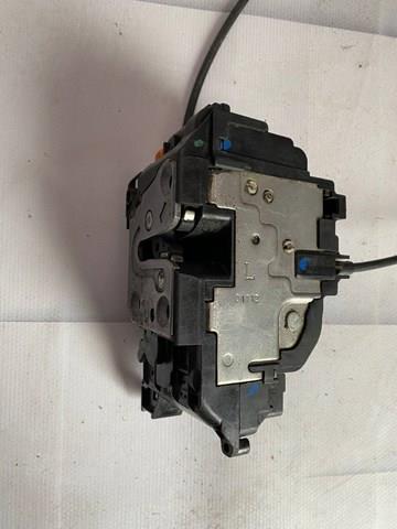 805030009R Renault (RVI) замок двери передней левой