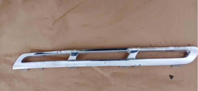 A166888198564 Mercedes накладка решетки радиатора