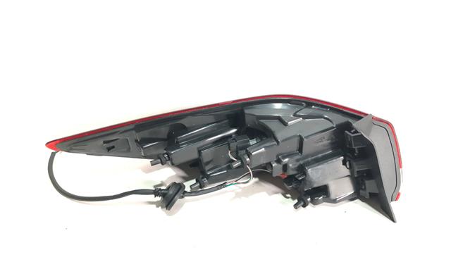 92402-F2000 China задний правый внешний фонарь