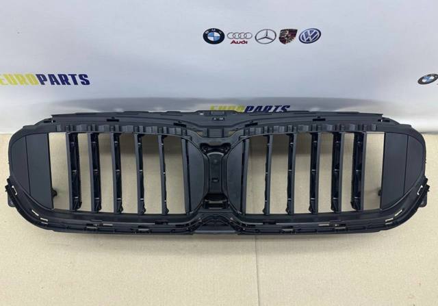 51745A218F3 BMW решетка радиатора