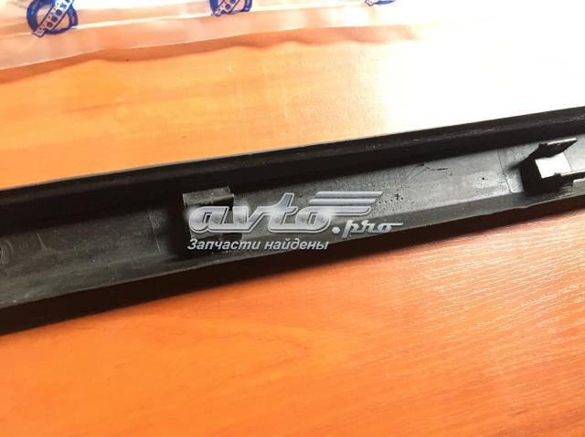 6386980079 Mercedes молдинг лобового стекла, левый