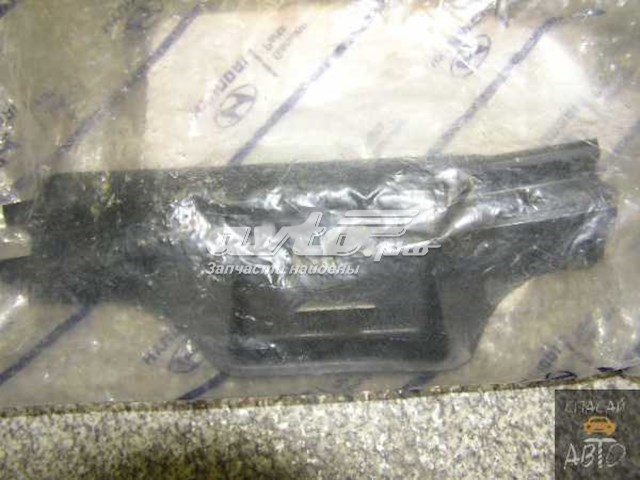 865161C300 Hyundai/Kia кронштейн бампера переднего внешний правый