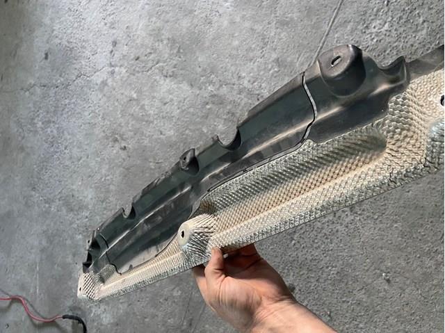 51758093896 BMW личкування днища зд g05