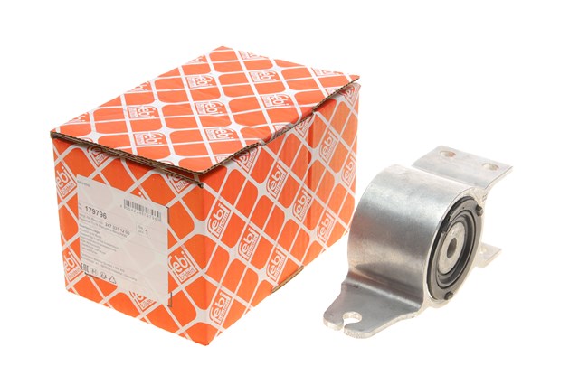 2473331200 Mercedes сайлентблок переднего нижнего рычага