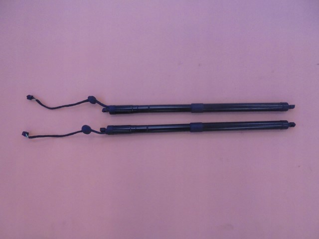 32357572 Volvo амортизатор багажника