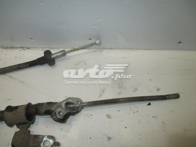 4642060070 Toyota трос ручного тормоза задний, правый