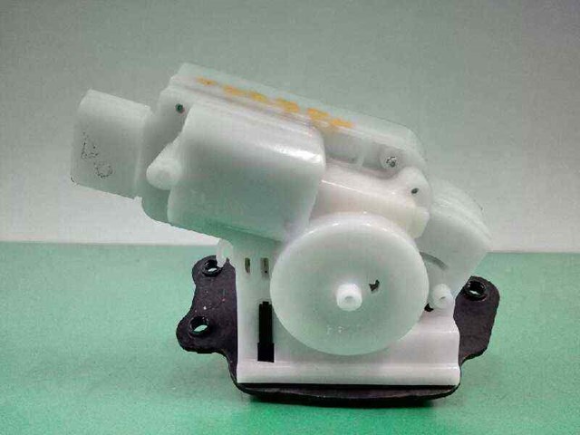 6935042070 Toyota замок крышки багажника (6935042070 toyota)