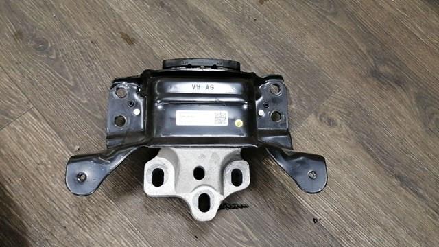 5QM199555 VAG Подушка (опора) двигателя левая