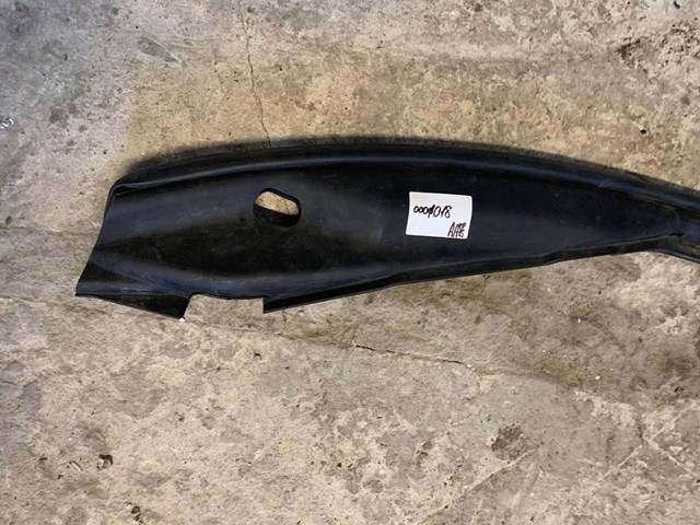 658204GA0A Nissan уплотнитель крыла