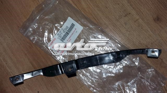 538770C040 Toyota Кронштейн бампера переднего правый