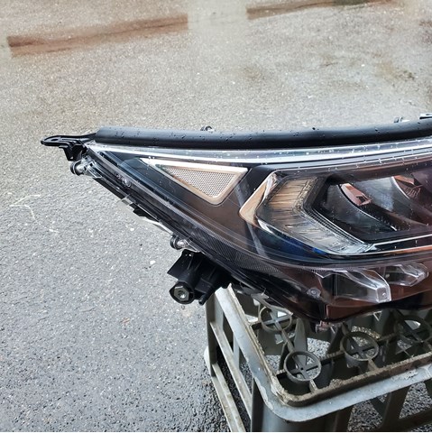 8114542842 Toyota фара правая