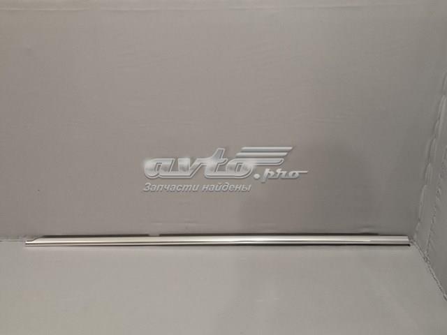 A2216903880 Mercedes молдинг наружний задней правой двери