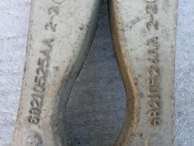 68240574AB Chrysler Рычаг задней подвески поперечный правый