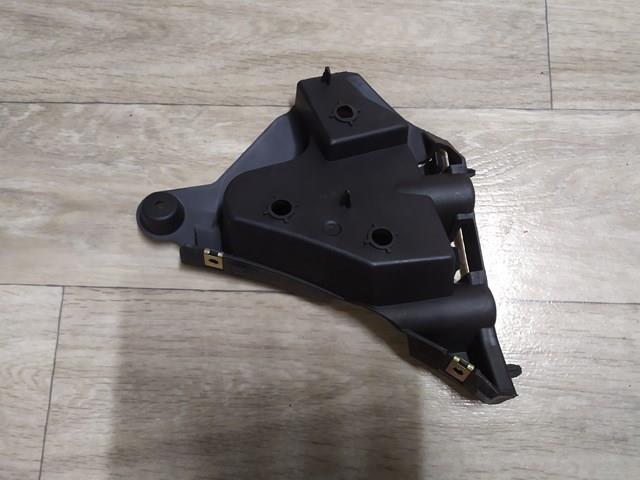 30763436 Volvo кронштейн бампера переднего правый