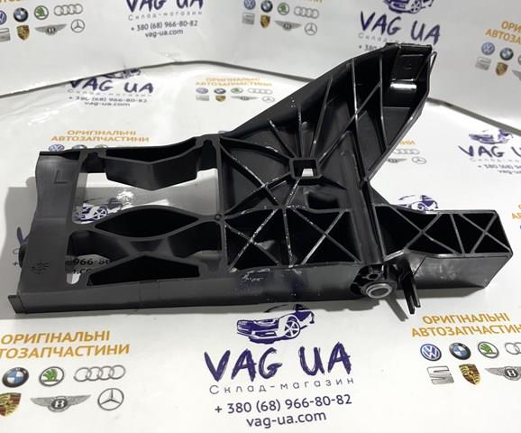 4G0805607 VAG кронштейн (адаптер крепления фары передней левой)