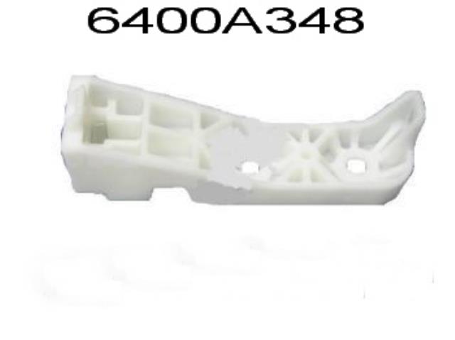 6400A348 Mitsubishi кронштейн (адаптер крепления фары передней)