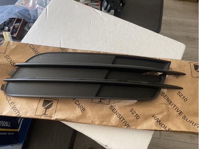 4G0807682F VAG решётка бампера