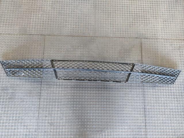 Решетка бампера переднего центральная BMW. Купить решетка бампера ...