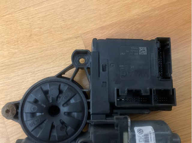 3C095979 VAG сравнить цены на Автопро