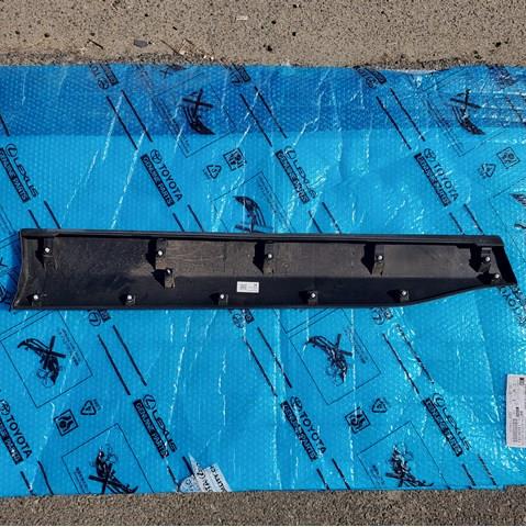 7507342040 Toyota молдинг двери передней правой нижний