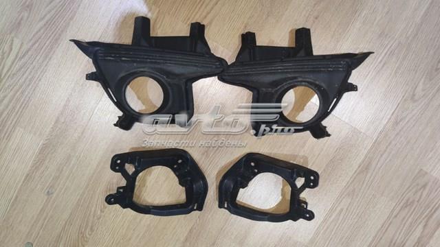 520400E020 Toyota заглушка противотуманок
