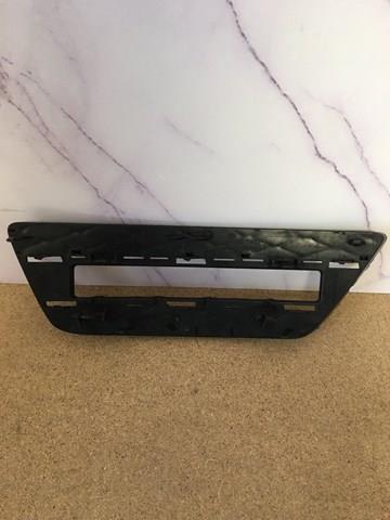 A1668843722 Mercedes заглушка противотуманок