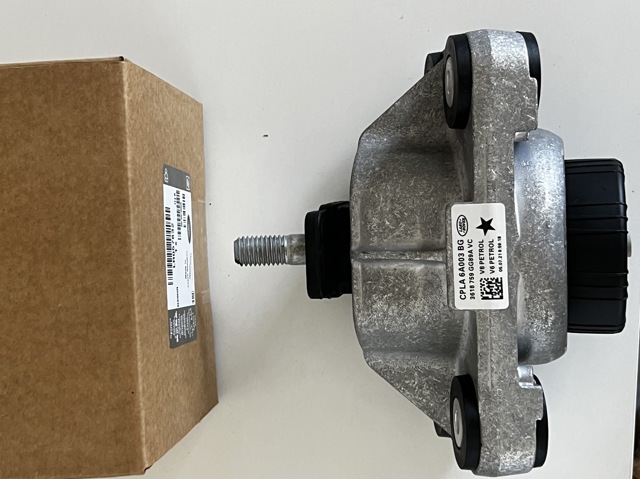 LR057632 Land Rover Подушка (опора) двигателя левая