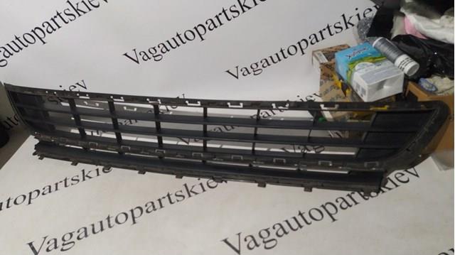 5G08536779B9 VAG решетка бампера переднего центральная