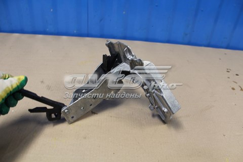 A2536210600 Mercedes кронштейн поперечины передней