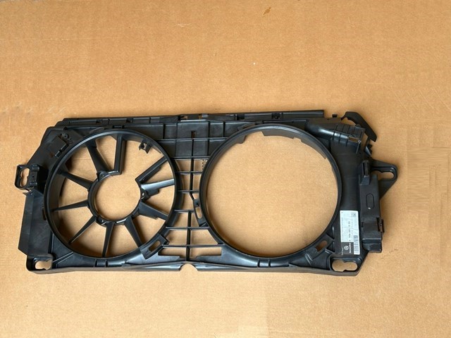 A9065051455 Mercedes диффузор радиатора кондиционера