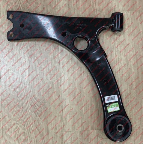 1064001041 Geely рычаг передней подвески левый (в сборе)