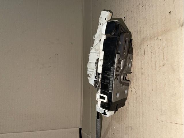 A9067304335 Mercedes замок двери боковой сдвижной правой