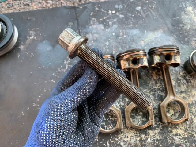 Болт коленвала на BMW X1 (E84)