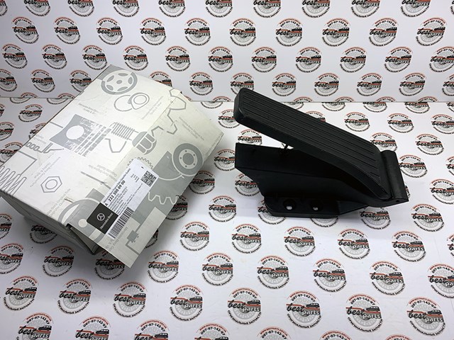 A2223000900 Mercedes педаль газа (акселератора)