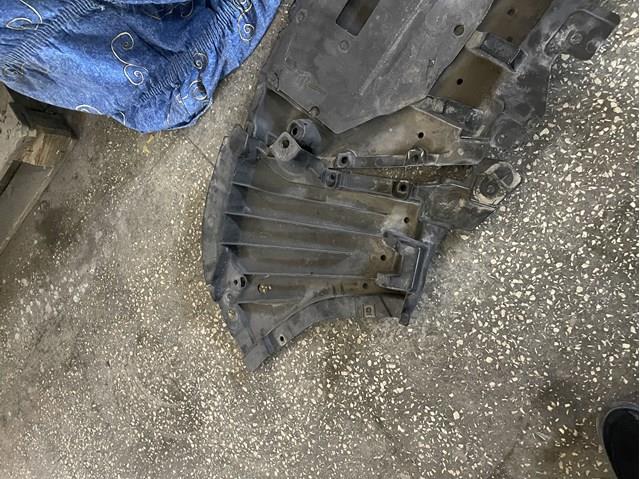 A2225201100 Mercedes накладка кожуха шумопоглинаючого