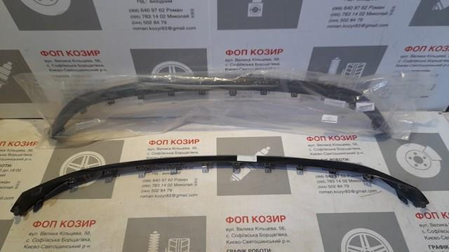 52112F4900 Toyota вставка бампера