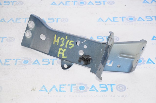 B45A52240 Mazda кронштейн крепления крыла переднего левого передний