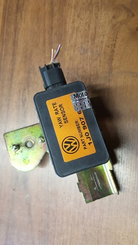 1J1907637B VAG vw seat skoda audi 1j1907637b 1j0907657b датчик
