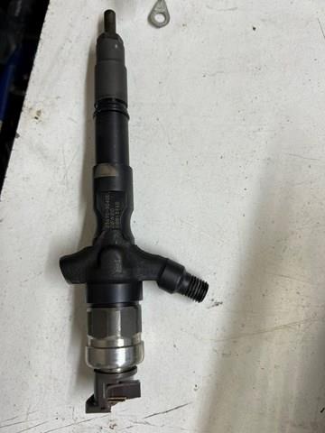 2367030400 Toyota Форсунка впрыска топлива