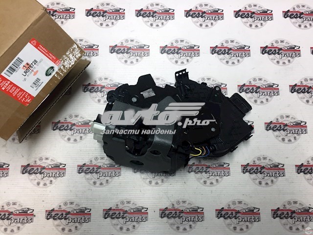 LR064797 Land Rover замок двери передней левой