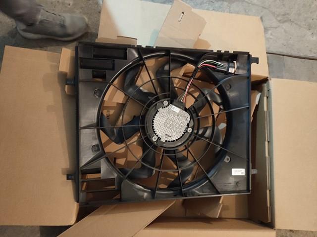 A1679061704 Mercedes вентилятор 600w б/у