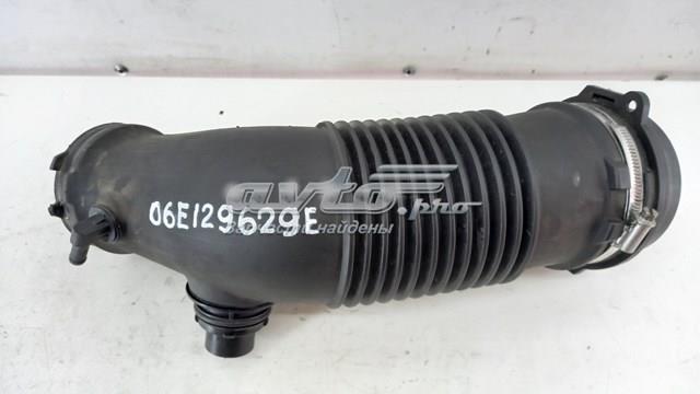 06E129629E VAG шланг забора воздуха