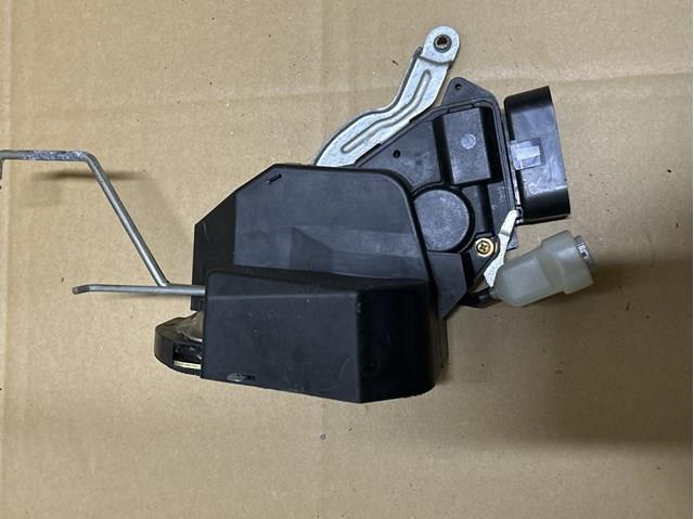 6911042090 Toyota Замок крышки багажника (двери 3/5-й задней)